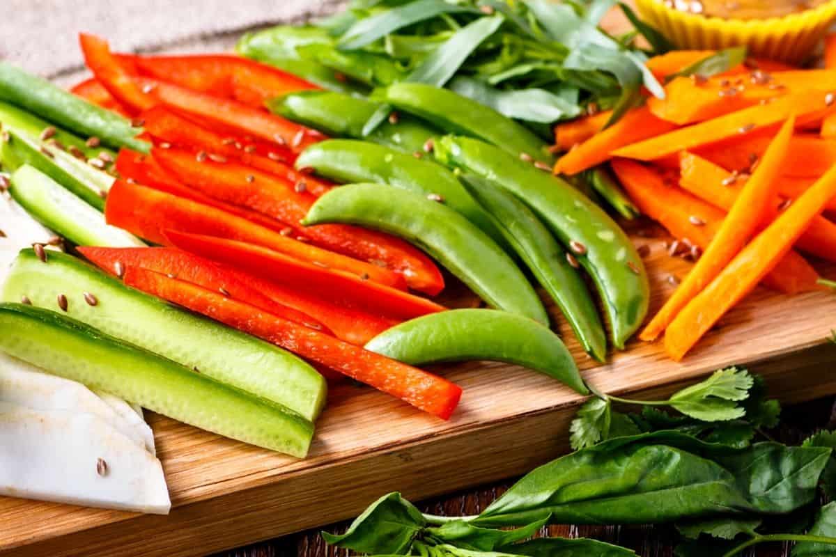 Hummus and Veggies - EasyHealth Living